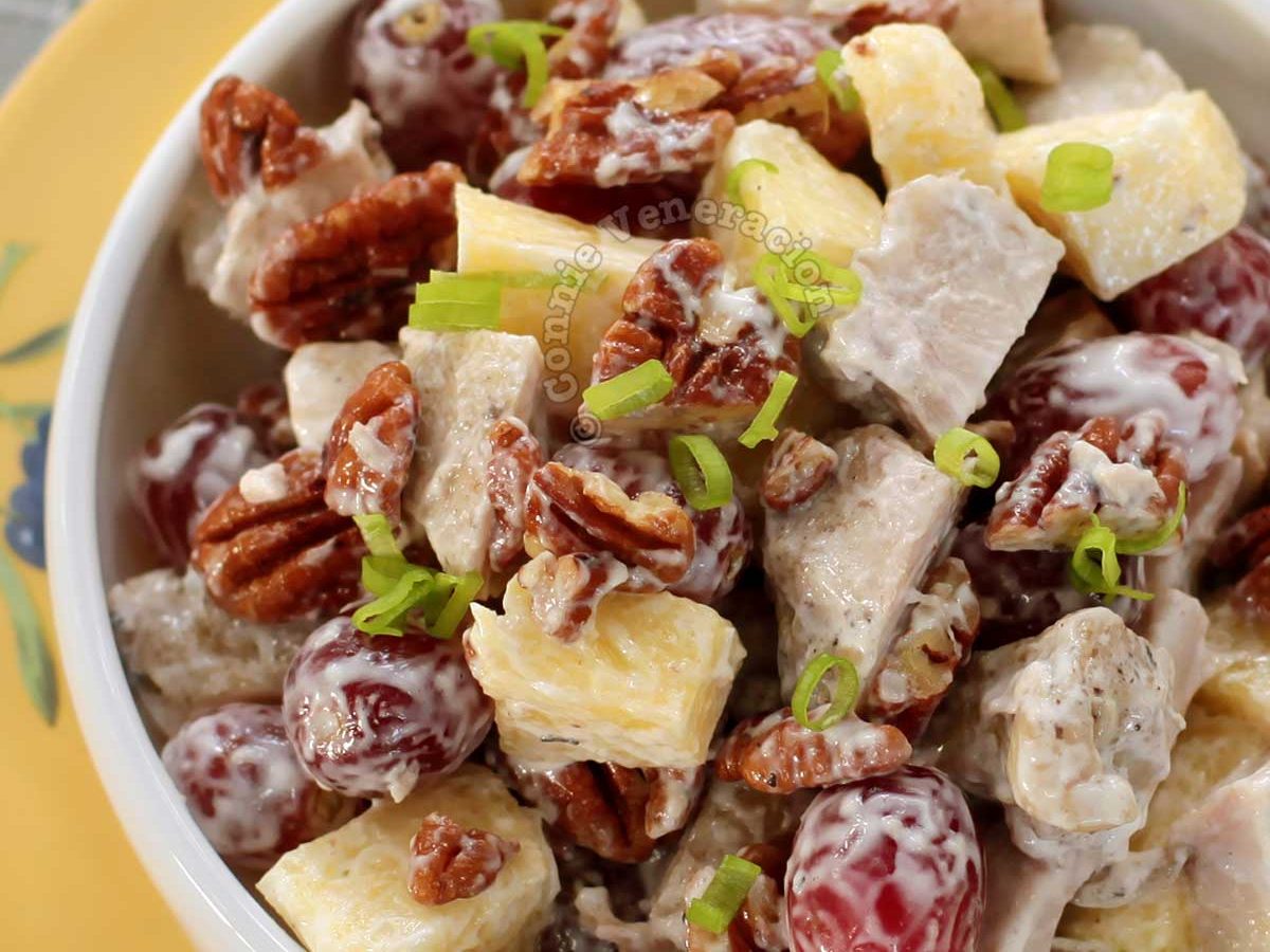 Inihaw na balon-balonan ng manok (skewered and grilled chicken gizzards)