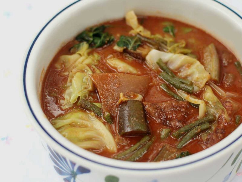 Kare-kare (oxtail and vegetables in peanut sauce)