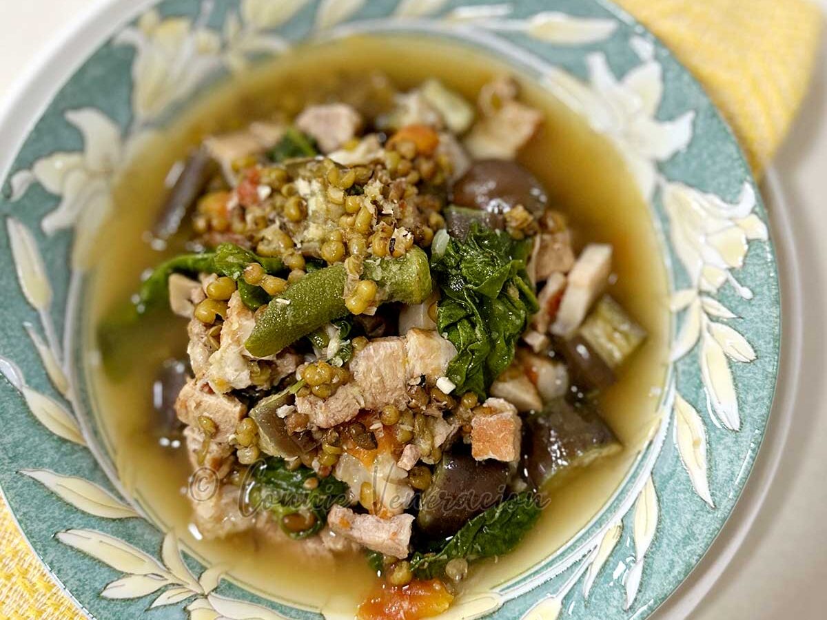 Bean sprouts spring rolls