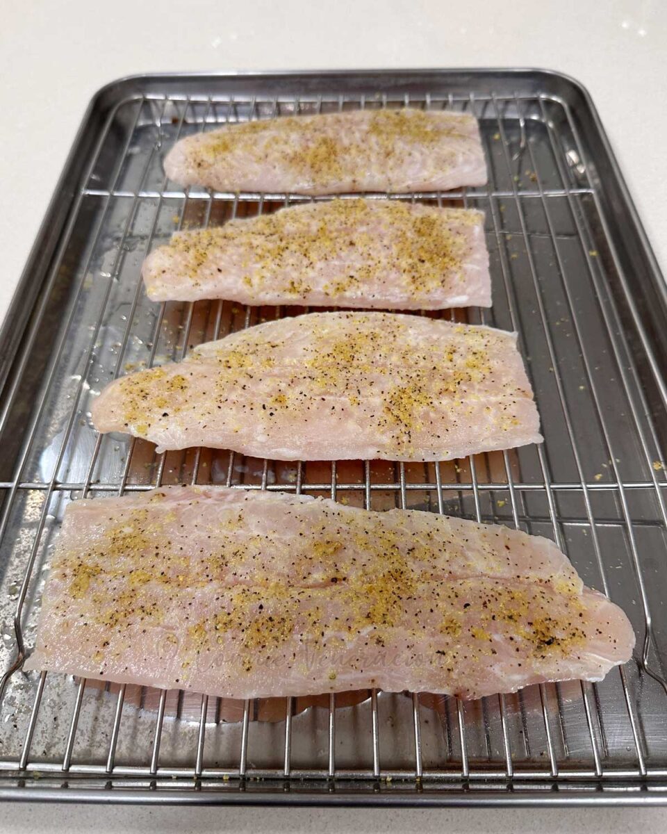 Baked fish with lemon and dill
